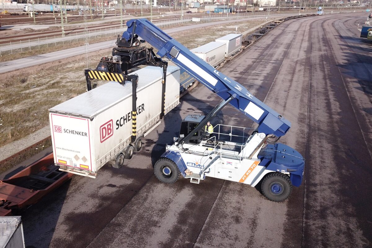 The port's vehicles - Trelleborgs hamn : Trelleborgs hamn