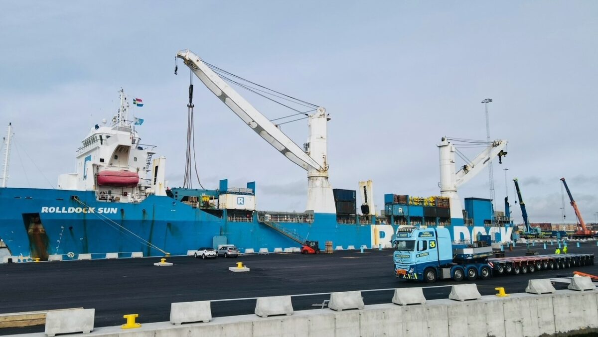 The ramps are finally in the port - Trelleborgs hamn : Trelleborgs hamn